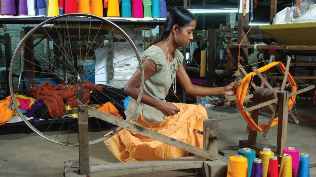 Handloom Fabrics in Sri Lanka - Let's Go Melo